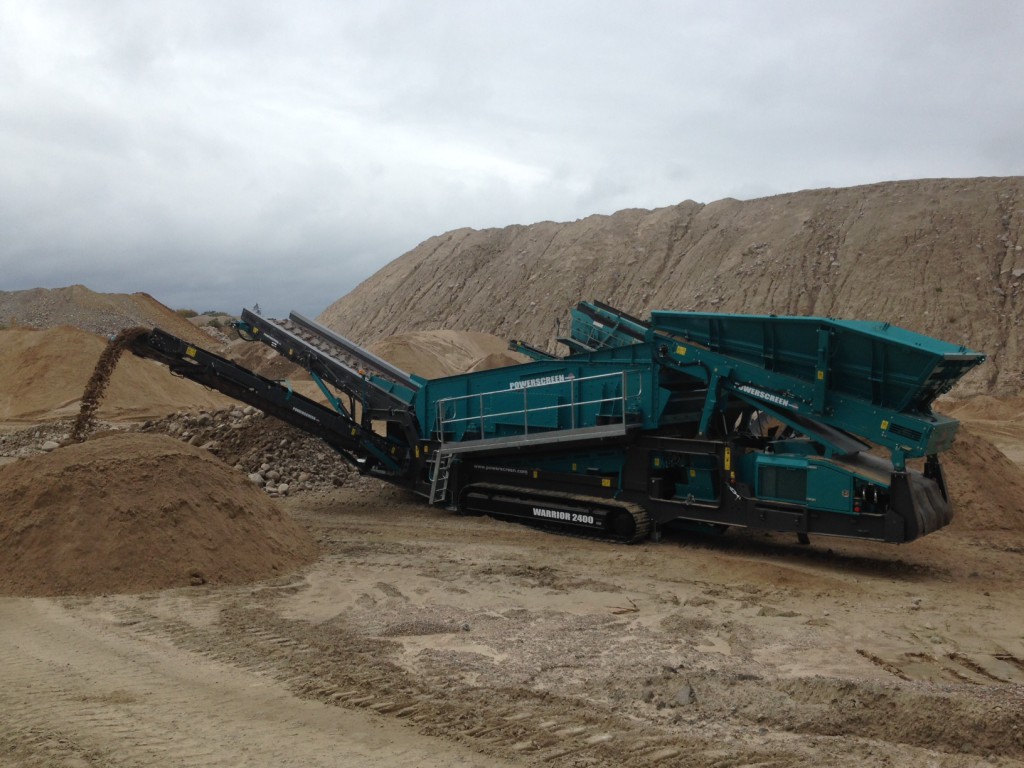 Powerscreen Warrior 2400 | Aksel Benzin
